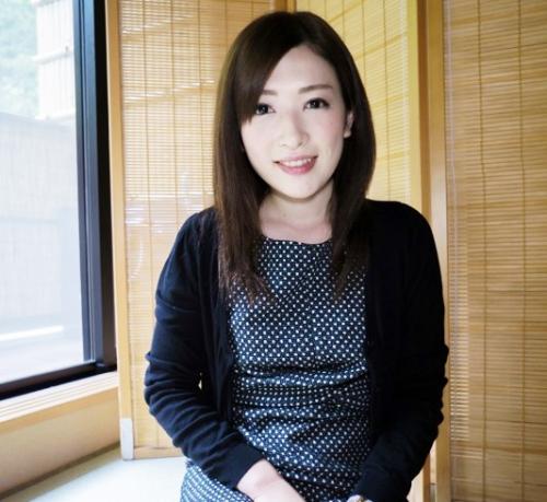 〖センズリ鑑賞〗一見清楚なtバック人妻にセンズリ見せたら欲情しチ〇ポ咥えてしまう。 ナイトルーティン