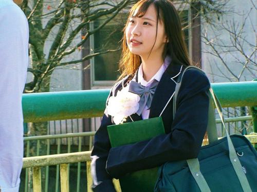 <素人企画>卒業式が終わったばかりの女子高生を秒速ゲット!「コレ素股?生ちんちん入ってるww」種付け中出しw<ロリjk> 抜くならオナカップも