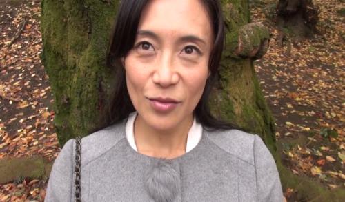 今からこの美しい五十路人妻と激しく中出しセックスします。 熟女がオカズ